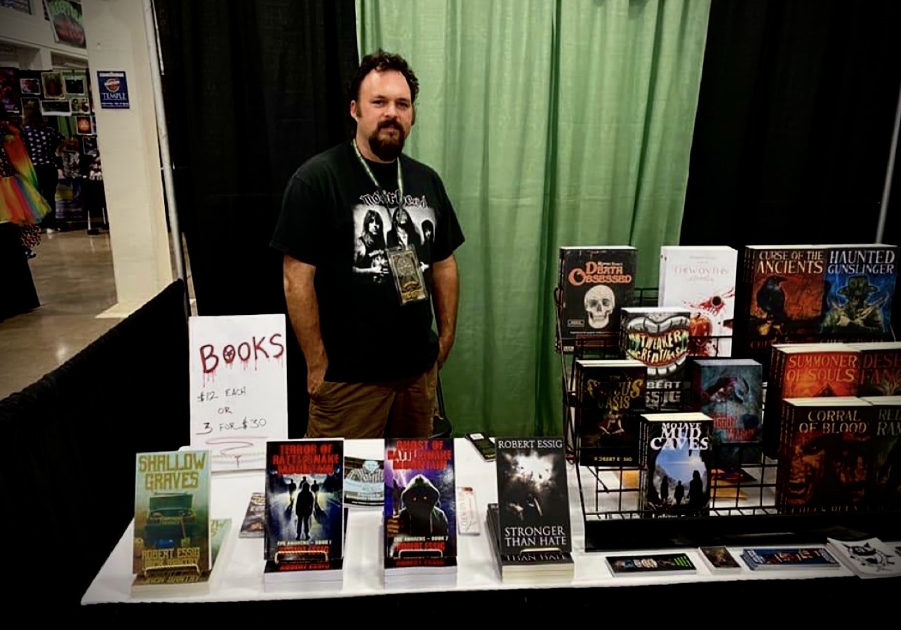 Horror Bookworm Spotlights Robert Essig